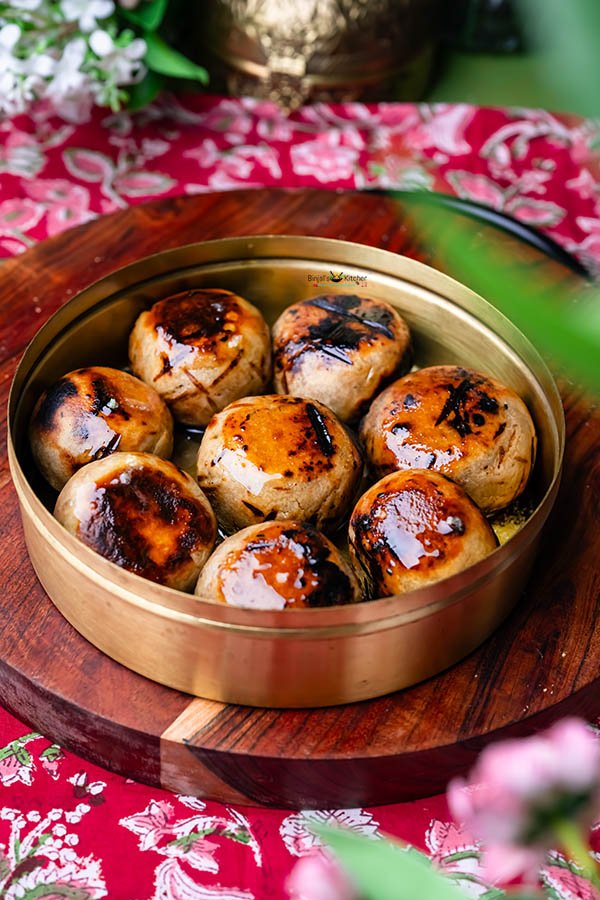 Litti Chokha: A Rustic Delight from the Heart of Bihar - Binjal's VEG ...